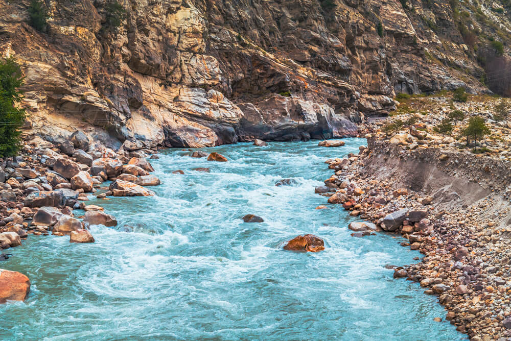 Sutlej River – The Historic Himalayan Flow - himachaltrekkers.com
